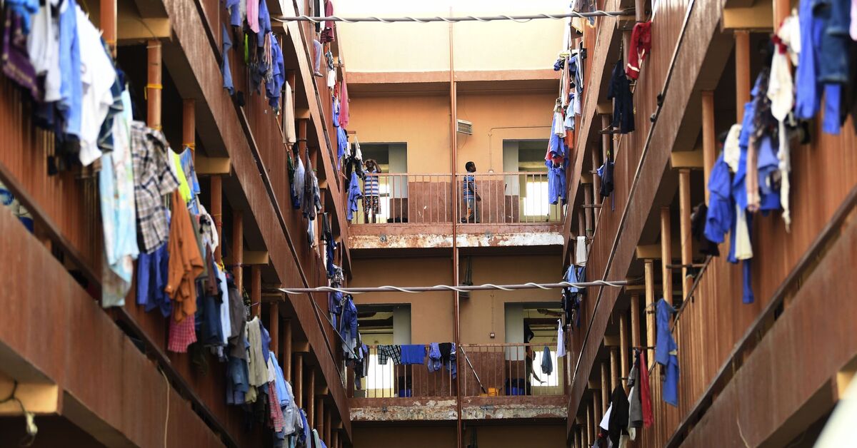 3 killed, 10 arrested in Dubai knife brawl - AL-Monitor: The Middle ...