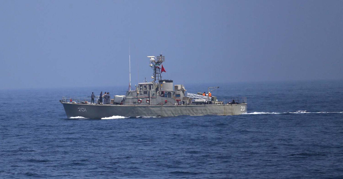 US Navy fires warning shots in encounter with Iranian patrol boats - AL ...