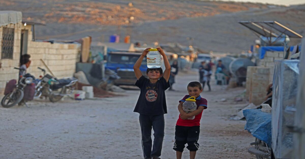 Camp residents in northwest Syria struggle to secure clean water - AL ...