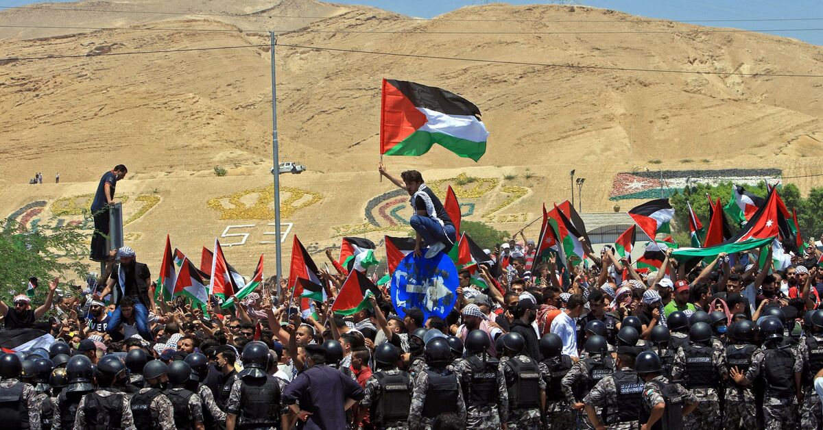Protesters rush toward Israeli border in Jordan and Lebanon - AL ...