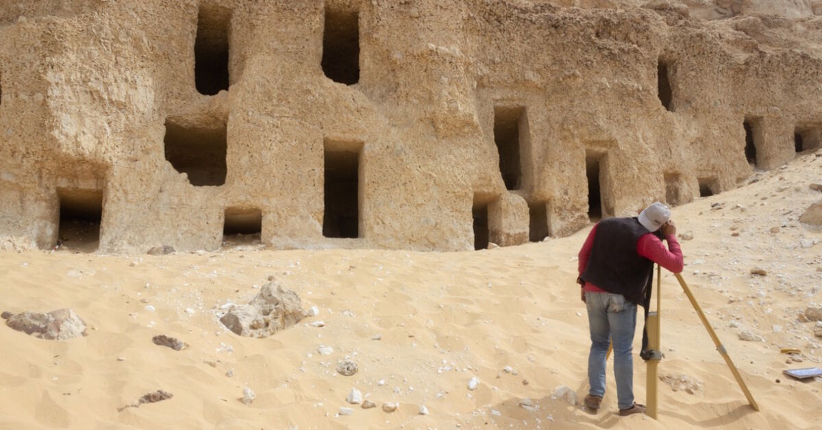 Egypt unearths 250 rock tombs in Sohag - AL-Monitor: The Middle Eastʼs ...