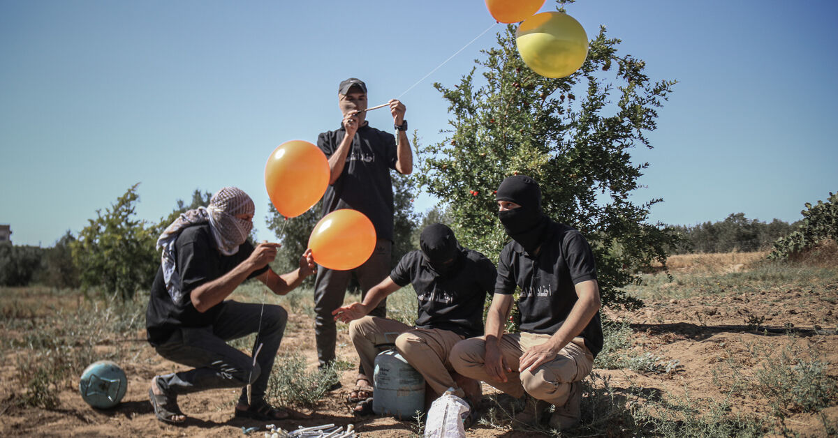 Hamas tests new Israeli government by resuming incendiary balloons - AL ...