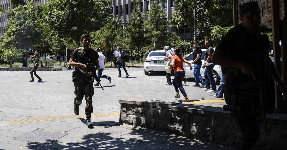 Turkish mobster claims AKP supporters secretly armed after putsch - AL ...