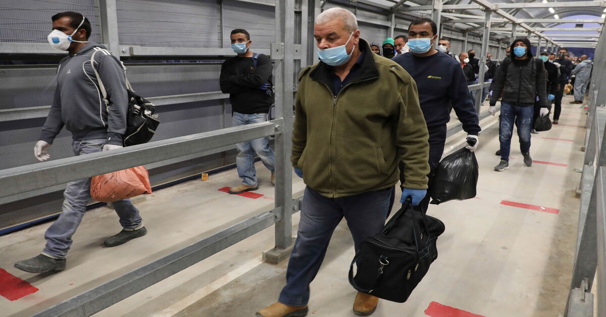 Israel grants 15,000 more work permits to Palestinians - AL-Monitor ...