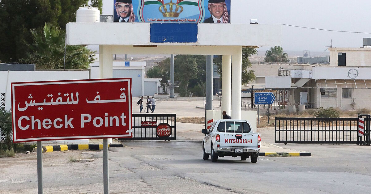 Jordan to reopen border crossing with Syria - AL-MONITOR: The Middle ...