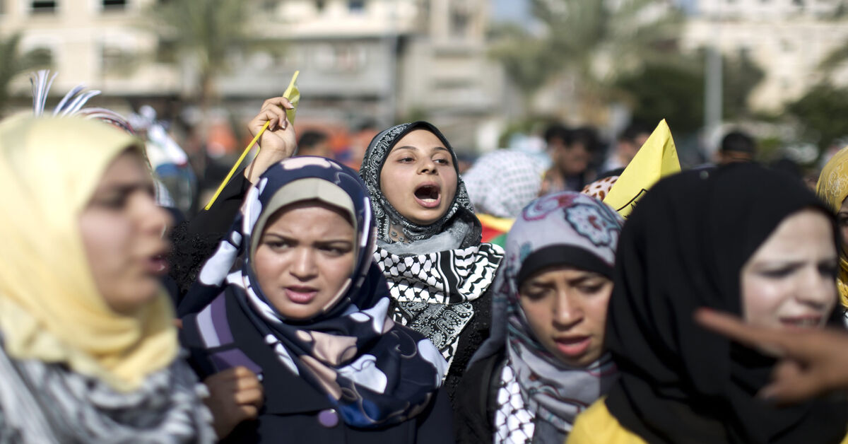 Hamas-Fatah dispute over wearing keffiyeh spills over to Gaza ...