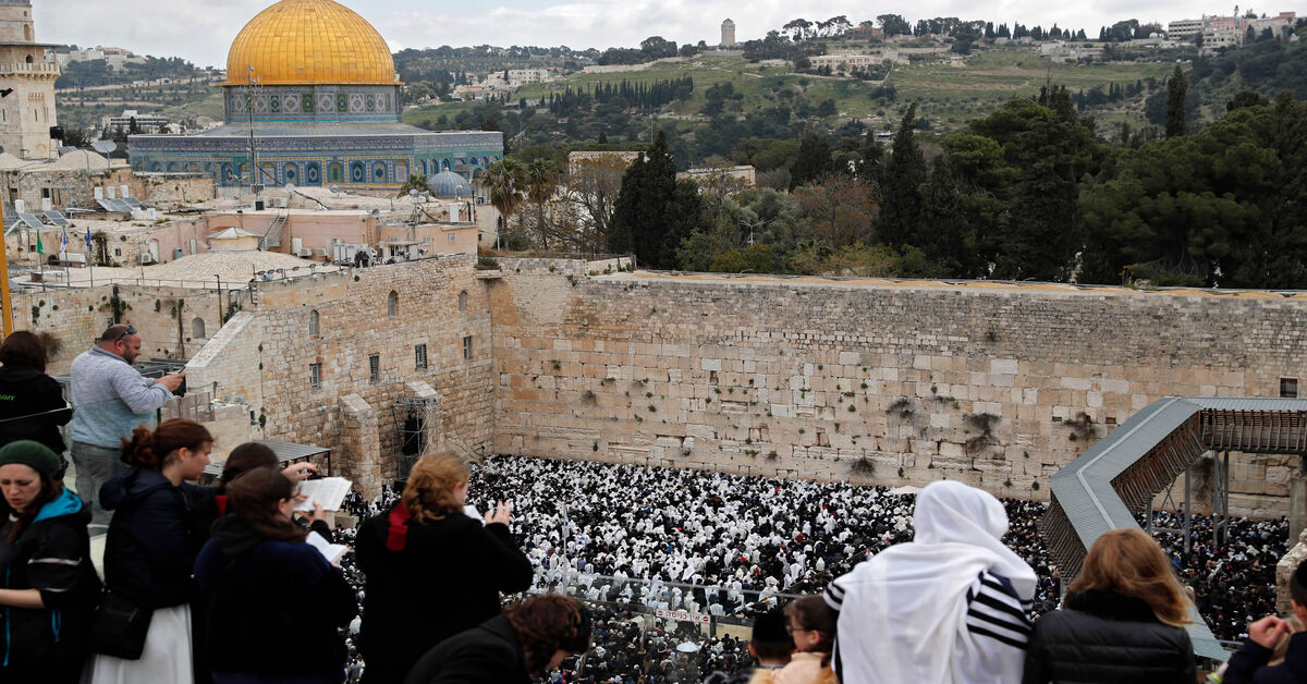 Israeli court approves quiet Jewish prayer at Temple Mount compound ...