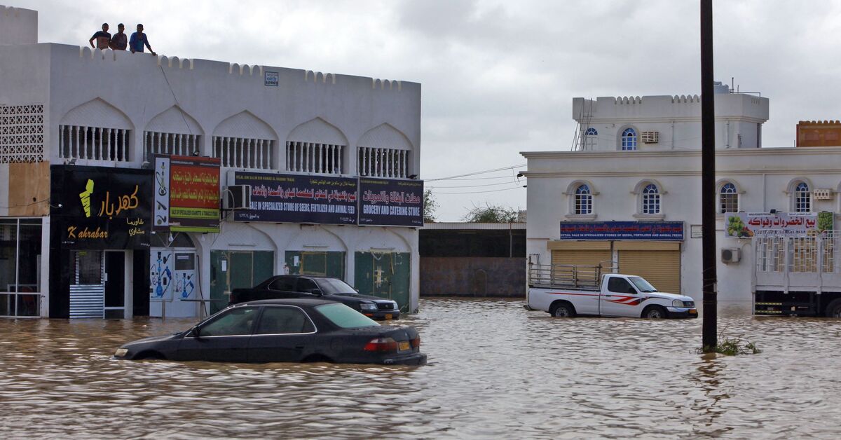 Cyclone wreaks havoc on Oman - AL-Monitor: The Middle Eastʼs leading ...
