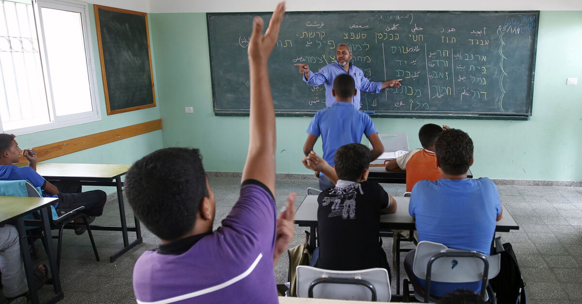 Gazans study Hebrew as Israel increases work permits - AL-Monitor: The ...