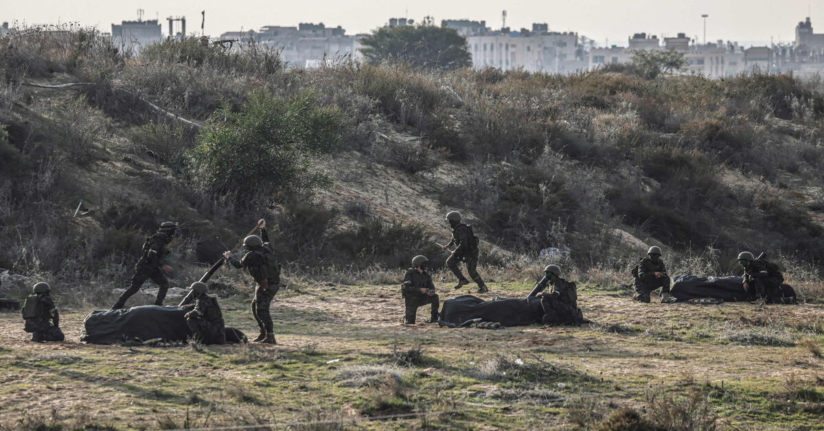 Israeli contractor working on Gaza security wall injured by gunfire ...