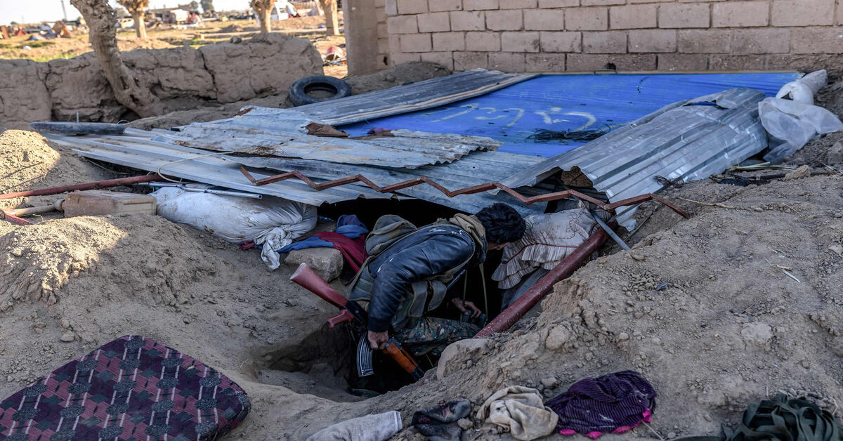 Syrians dig for Islamic State left-behinds in eastern desert - AL ...