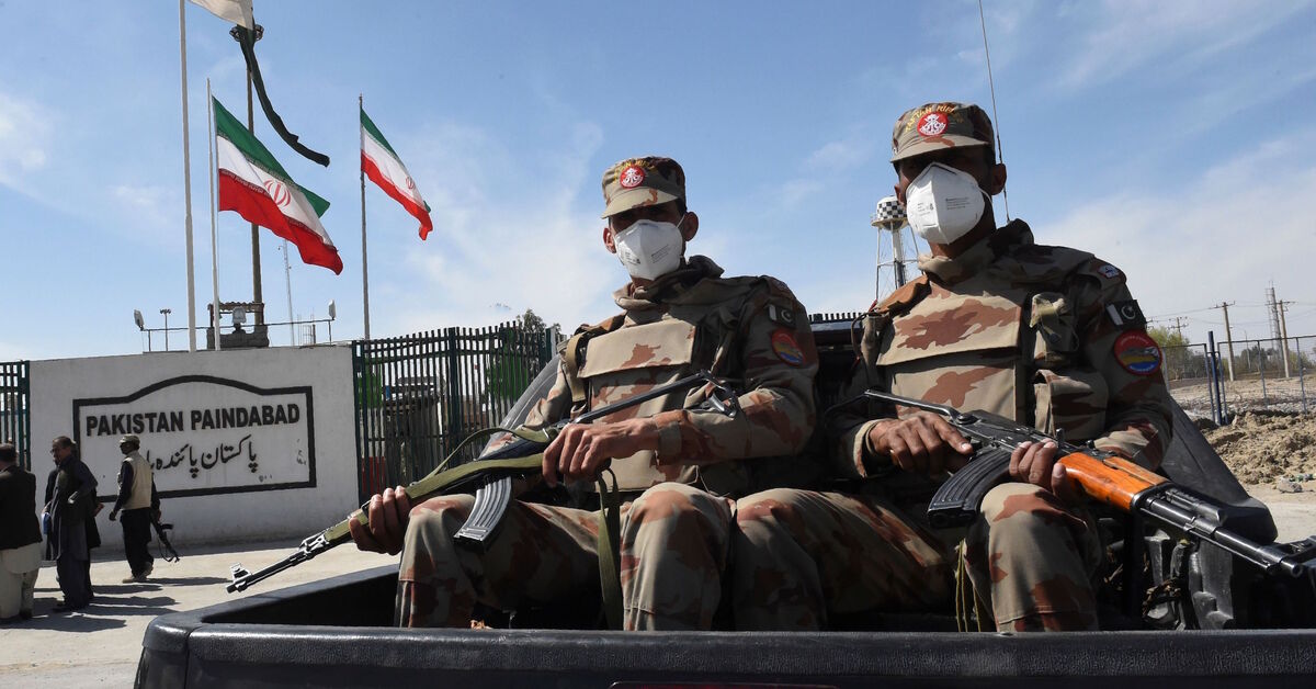 Iranian border leader visits Pakistan, participates in defense exercise ...