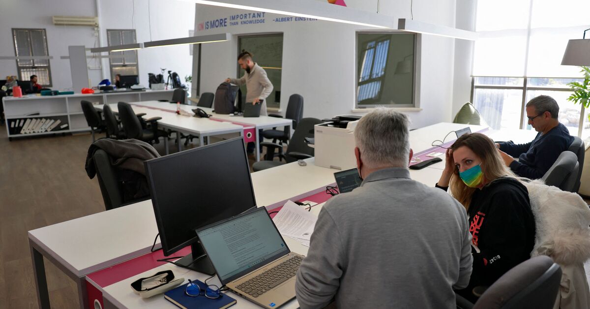 Israeli tech companies worry for their Ukrainian programmers - AL ...