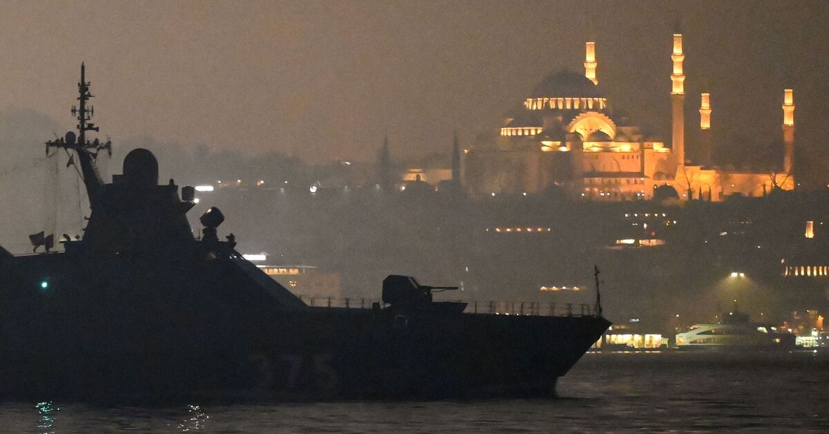 Turkey evaluates Ukraine’s request for closure of Turkish straits - AL ...