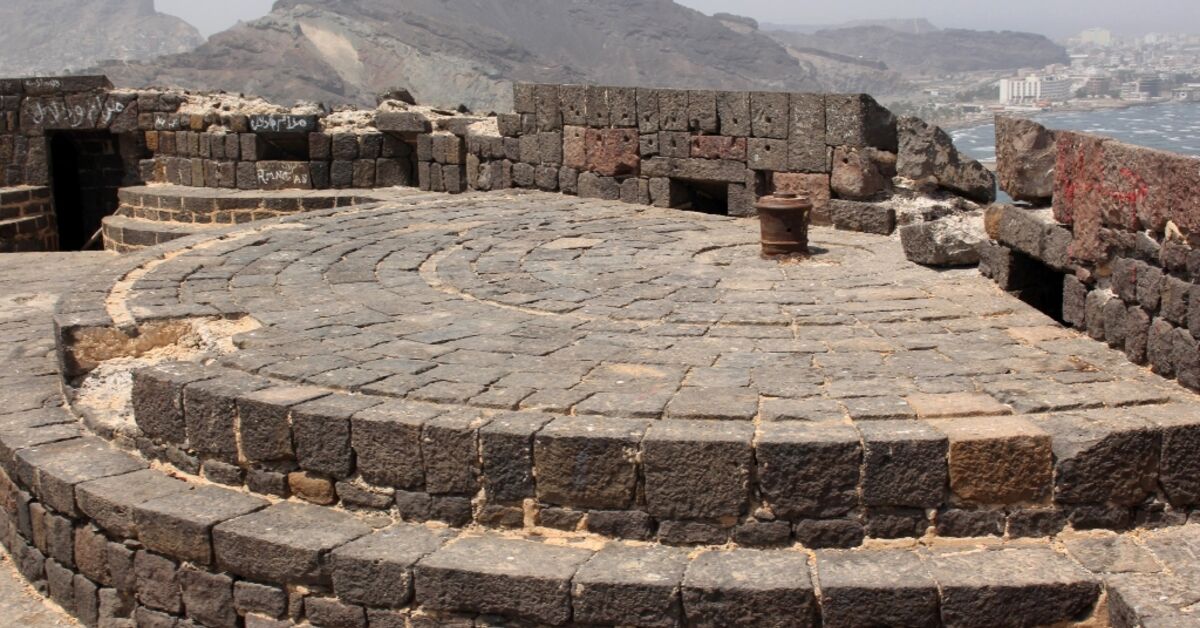 War and neglect endanger Yemen's historical sites - AL-Monitor: The ...