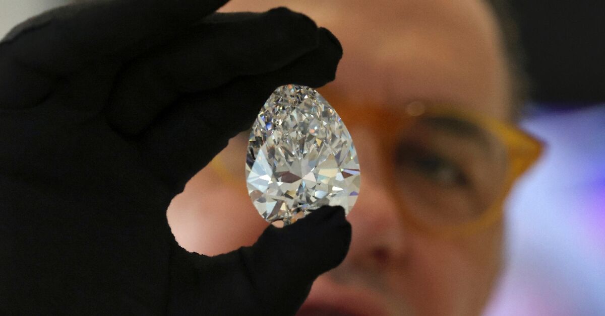 Giant white diamond 'The Rock' makes debut in Dubai - AL-MONITOR: The ...