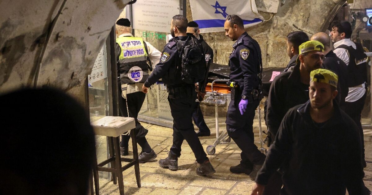 Palestinian shot dead after stabs officers in Jerusalem: police - AL ...
