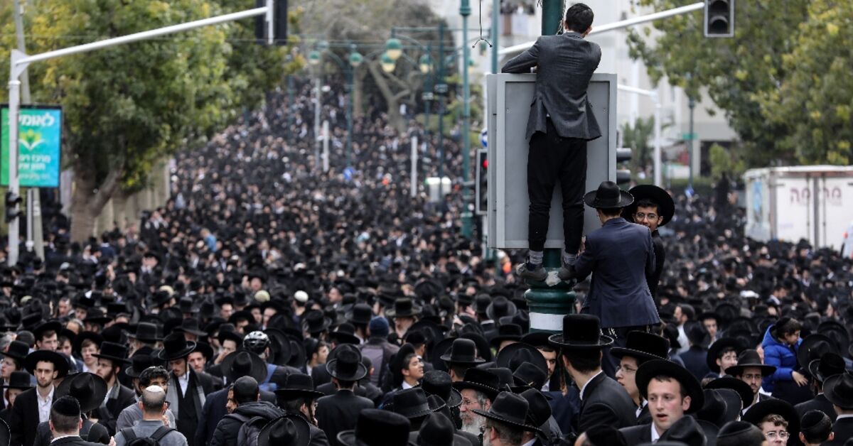 Sea of ultra-Orthodox in Israel for rabbi funeral under heavy guard ...
