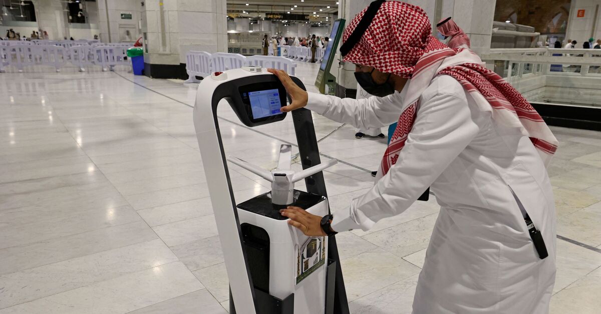 Robots to help Muslim pilgrims at holy sites in Saudi Arabia - AL ...