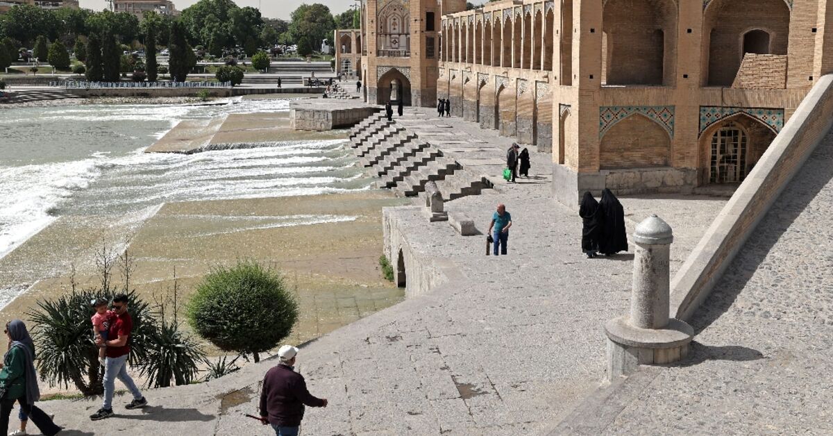 Iconic Iran river threatened by droughts, diversions - AL-Monitor: The ...