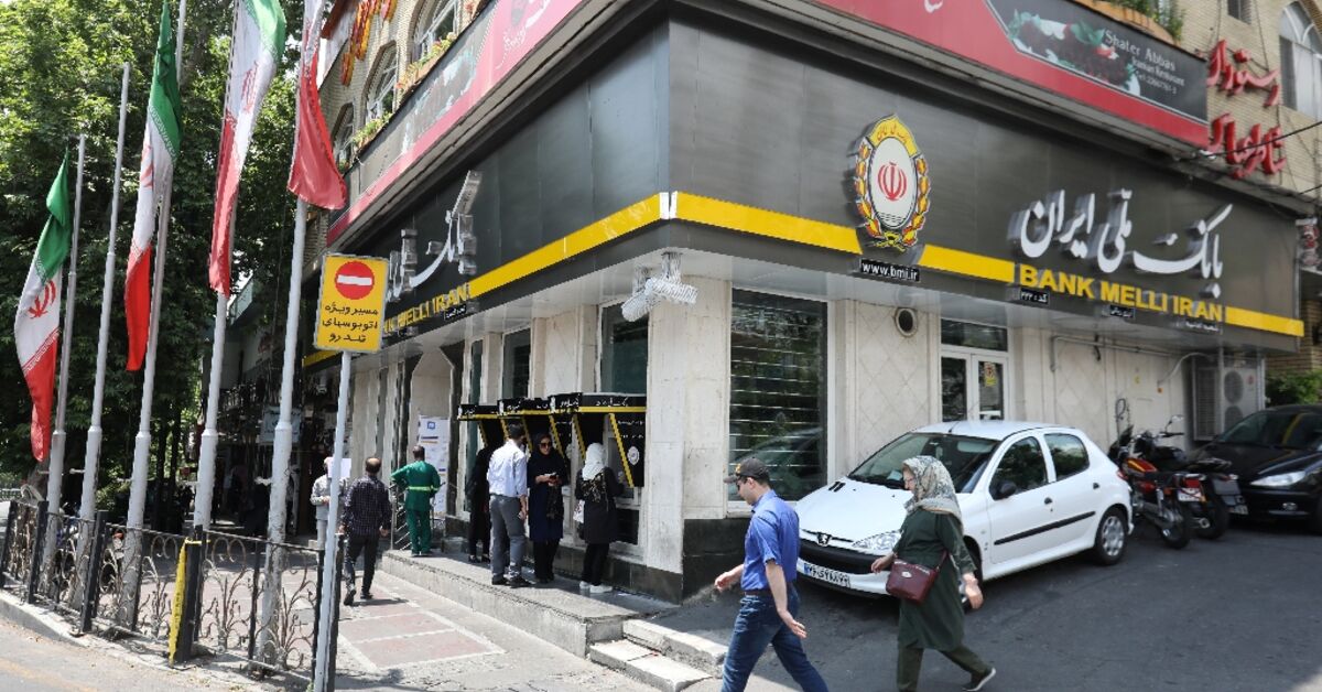 Safe boxes struck in 'Hollywood'-style Iran bank heist - AL-Monitor ...