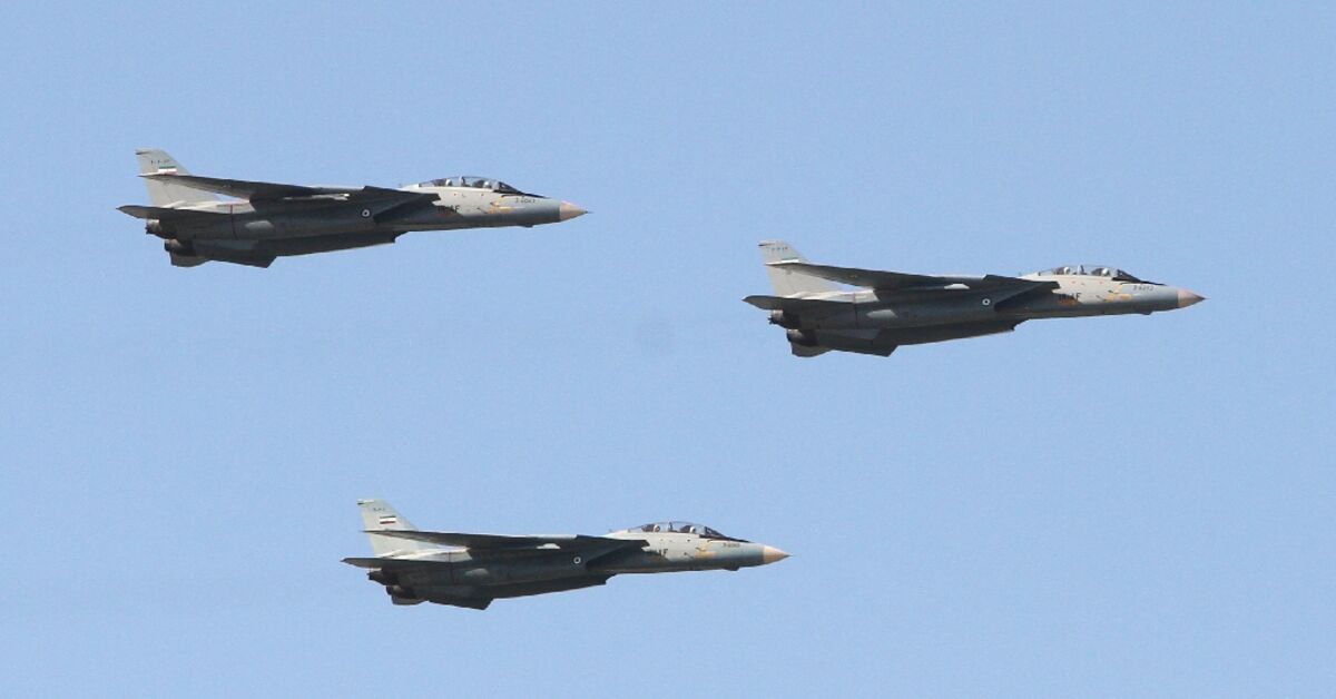 Iran fighter jet crashes, injuring two crew: reports - AL-Monitor: The ...