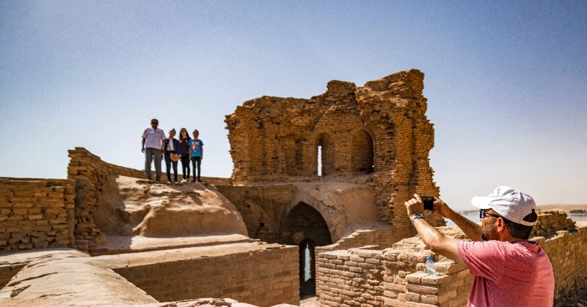 Visitors trickle back to Syria citadel used by jihadists - AL-Monitor ...