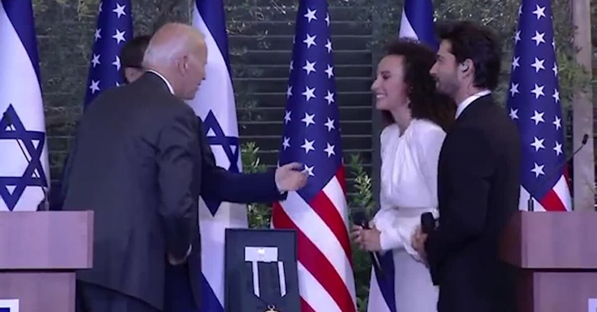 Why did Israeli singer Yuval Dayan refuse to shake Biden’s hand? - AL ...