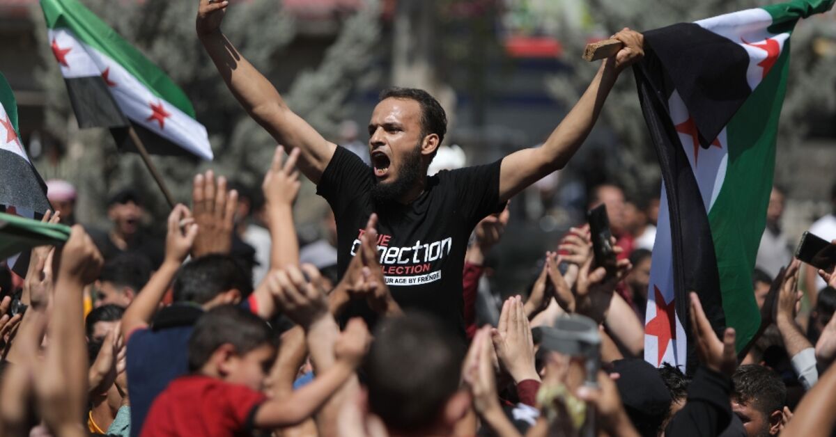 Syria rebels protest over Turkey's 'reconciliation' proposal - AL ...