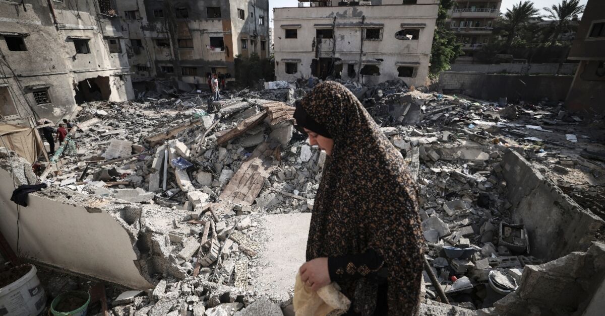 Gaza clears rubble, buries dead as truce with Israel holds - AL-Monitor ...