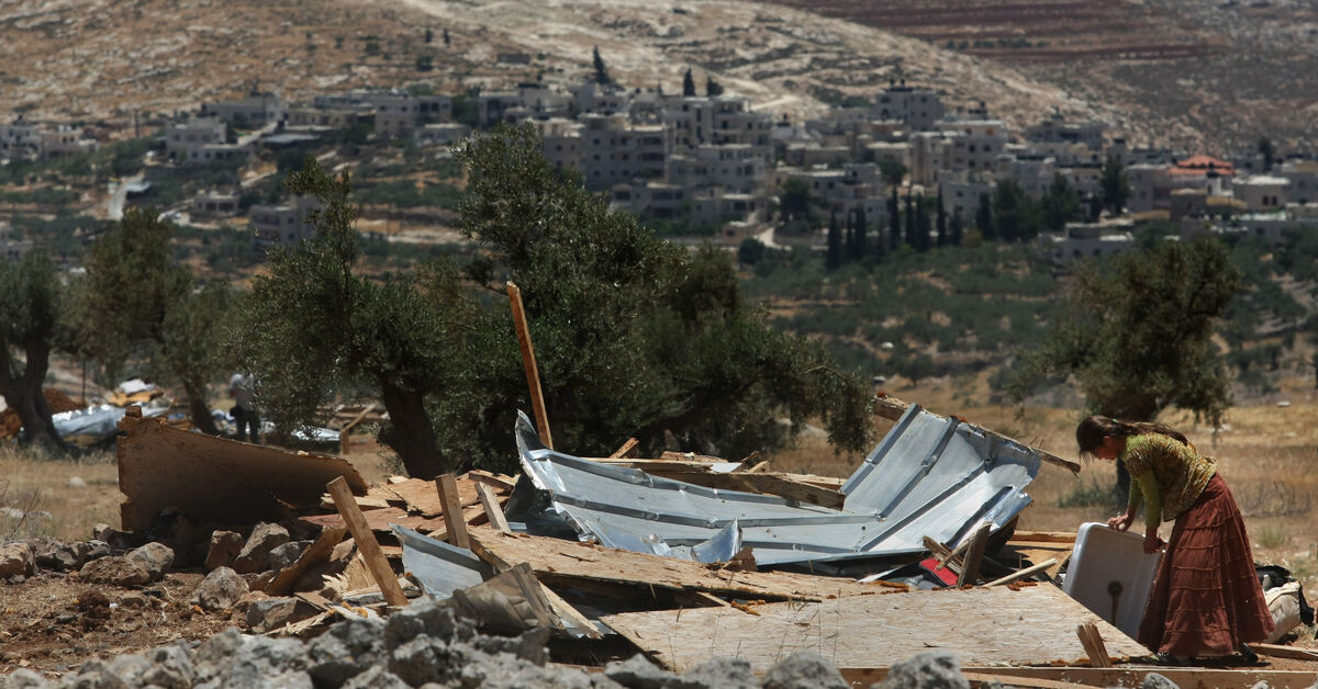 Israel demolishes one West Bank outpost, stalls on another - AL-Monitor ...