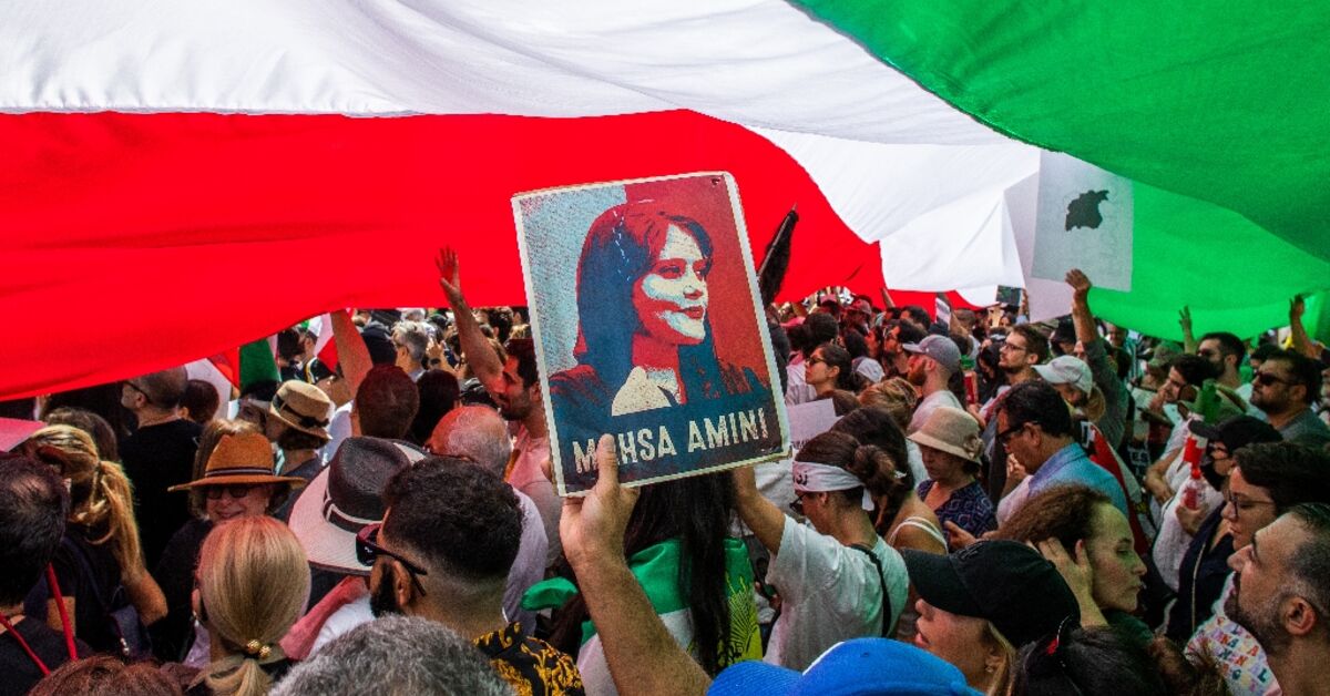 'Get lost': Iran schoolgirls lead protests over Mahsa Amini death - AL ...