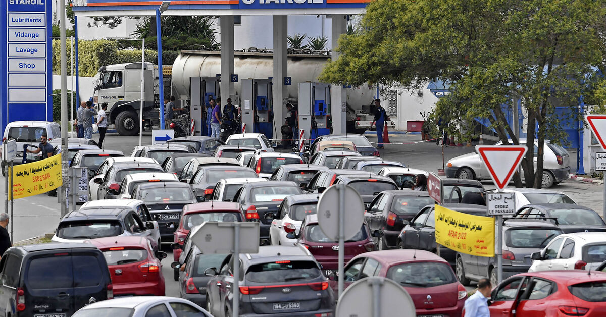Fuel shortage, long queues anger Tunisians - AL-Monitor: The Middle ...