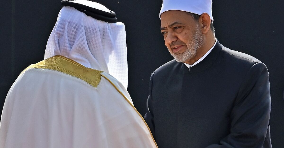 As pope visits, leading Muslim cleric urges intra-Muslim dialogue - AL ...