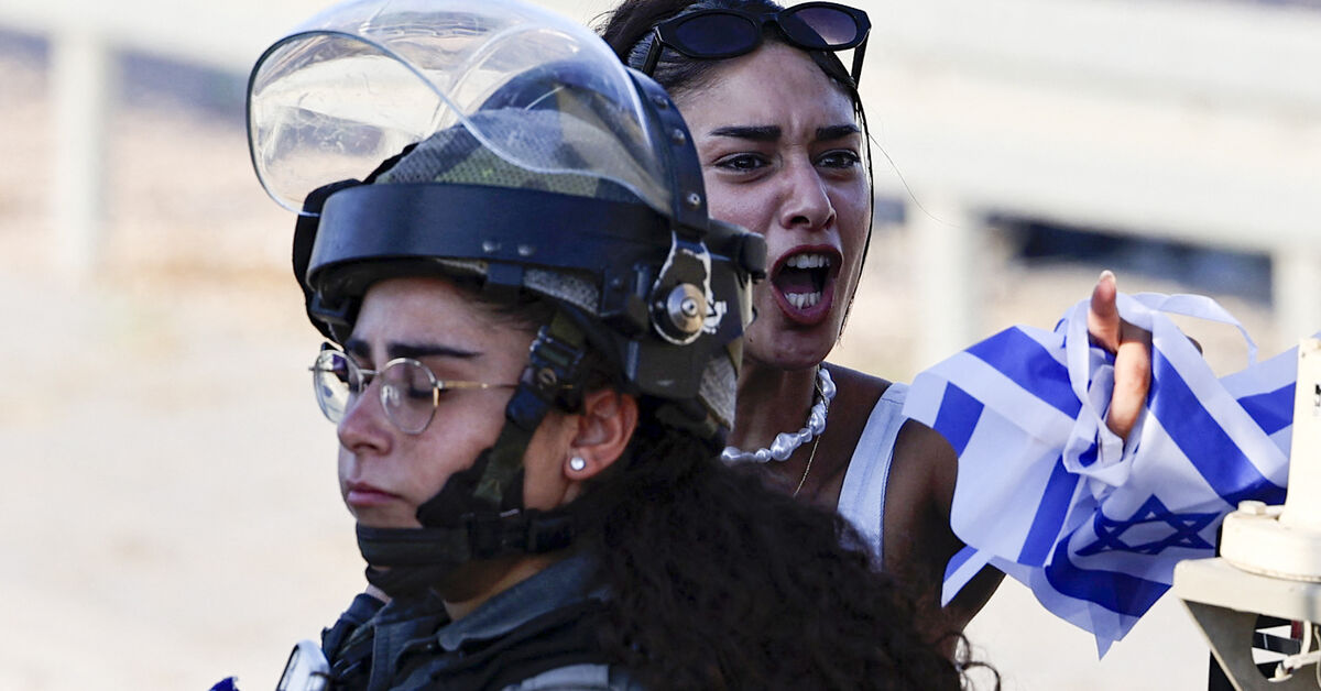 Netanyahu deal on West Bank settlements dims hope for peace process ...