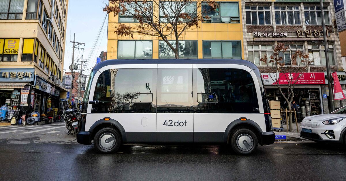 Israel launches $17m self-driving public bus project - AL-Monitor: The ...