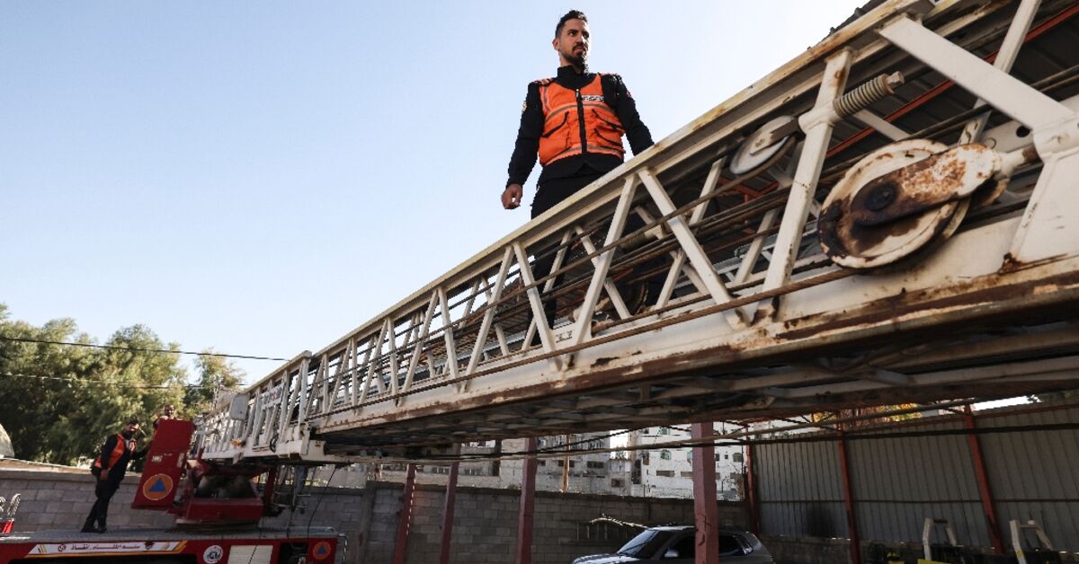 Gaza's firefighters ill-equipped to contain deadly blazes - AL-Monitor ...