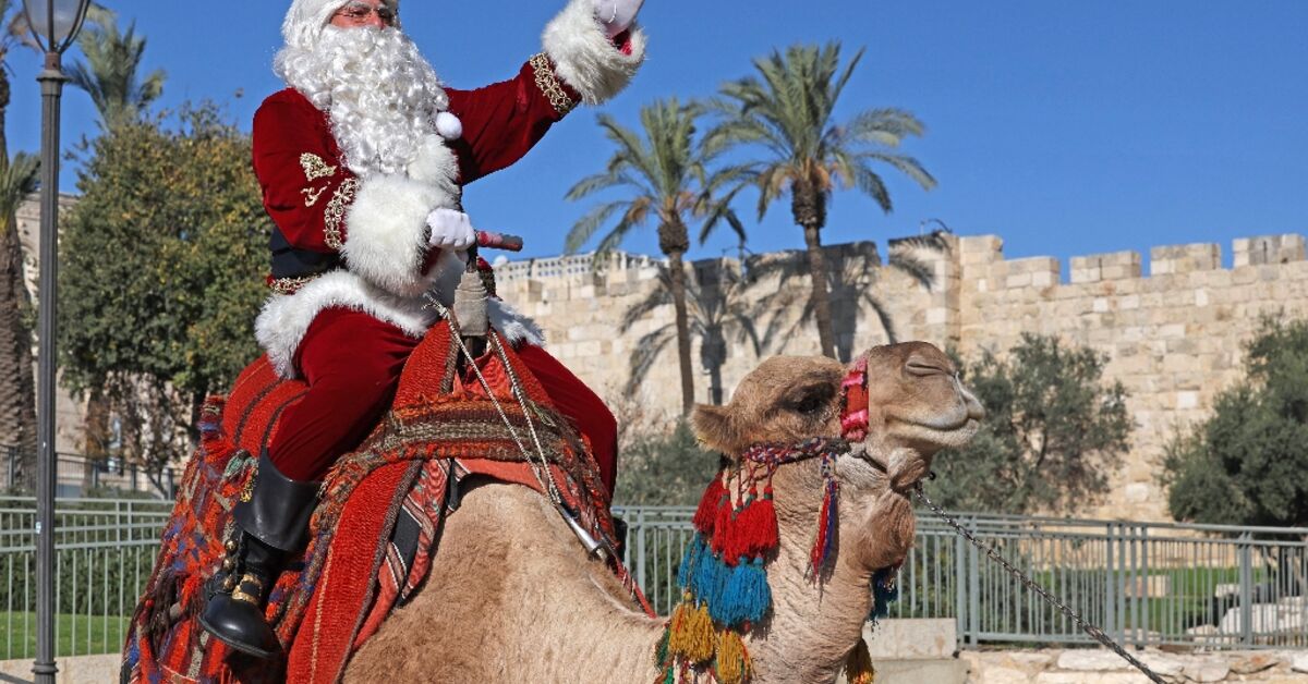Palestinian Santa brings festive cheer to Jerusalem - AL-Monitor: The ...