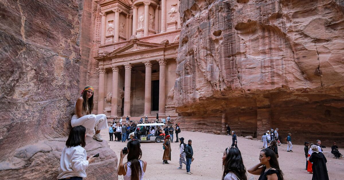 Flash floods force evacuations from Jordan's iconic Petra - AL-Monitor ...