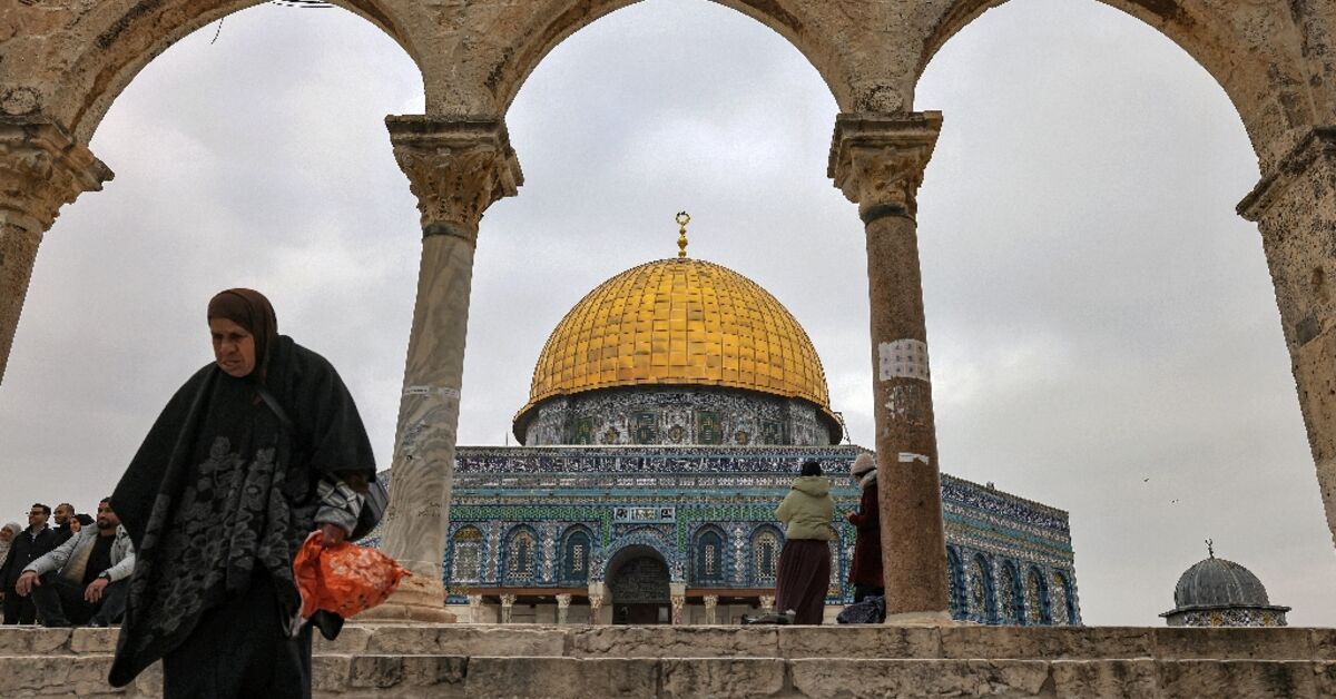 Al-Aqsa mosque compound: Jerusalem's flashpoint holy site - Al-Monitor ...