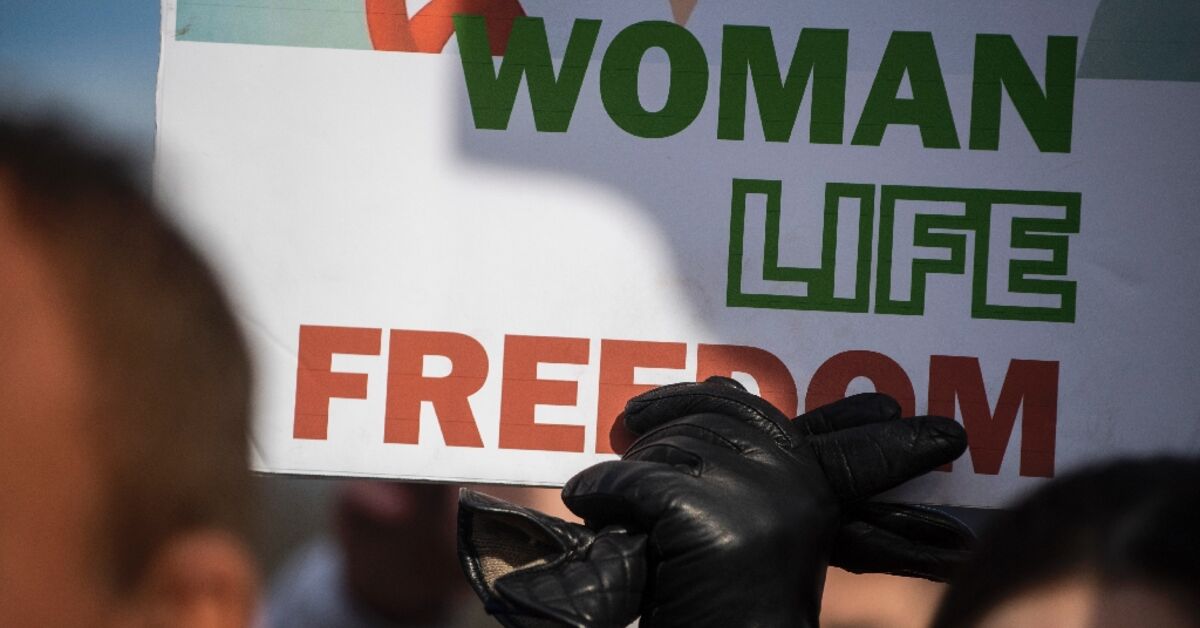 'No infighting': Iran opposition seeks elusive unity to unseat regime ...