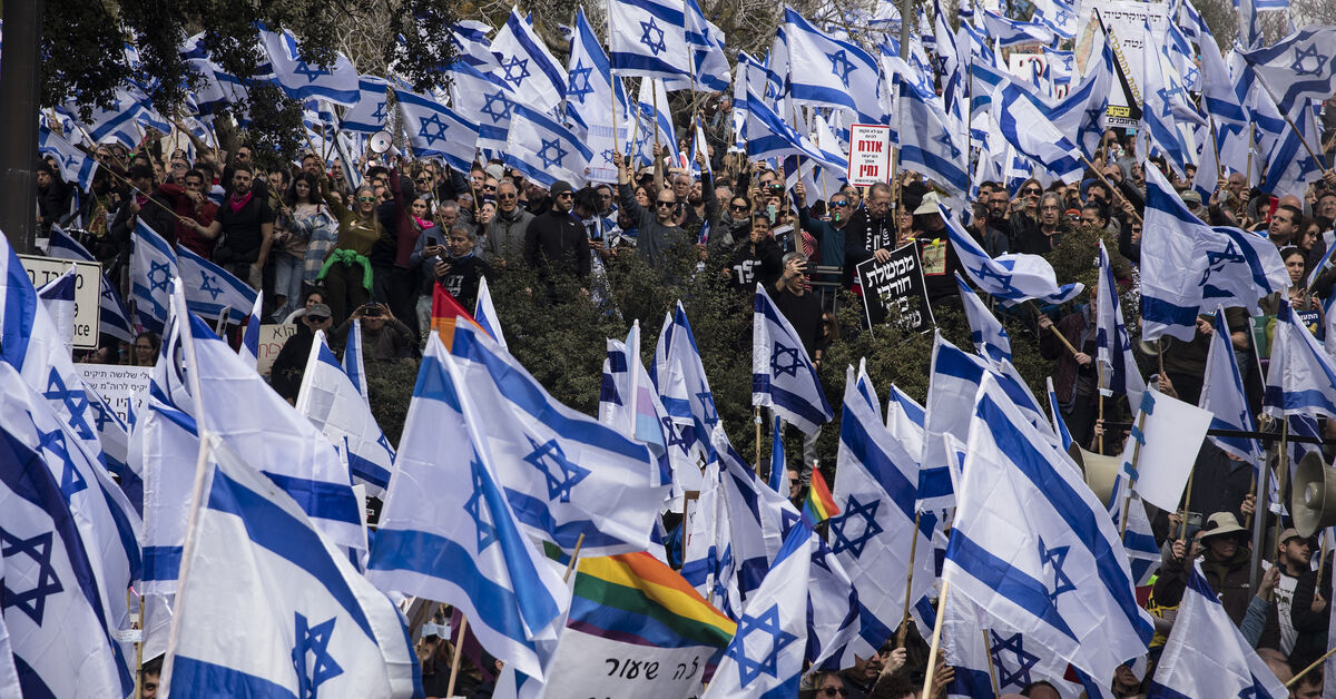 Mass protests in Israel as Knesset begins controversial judicial ...