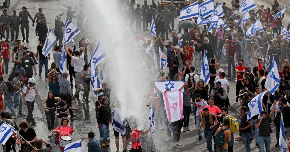 Israelis hit the streets again to protest judicial reform - AL-Monitor ...