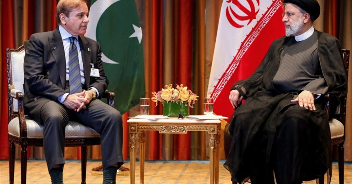 Iran-Pakistan cooperation complicated by sanctions, porous border - AL ...