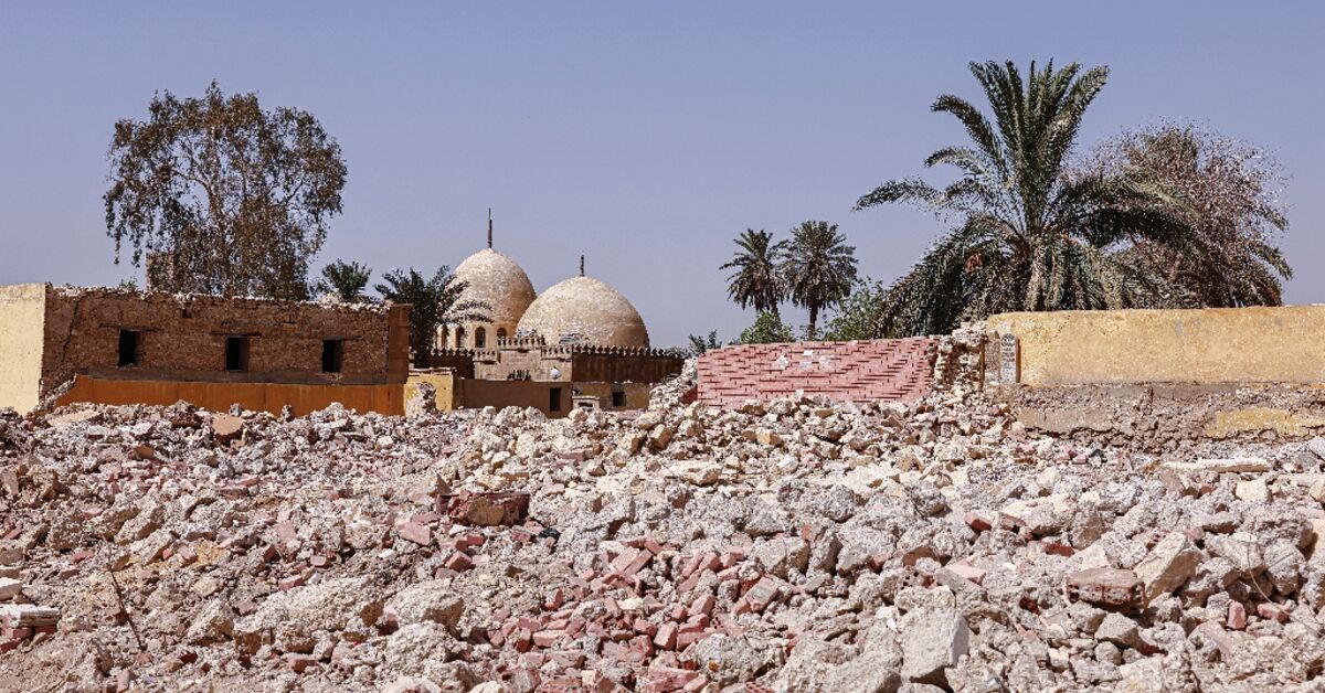 Urban upheaval in Cairo strands both living and dead - AL-Monitor: The ...