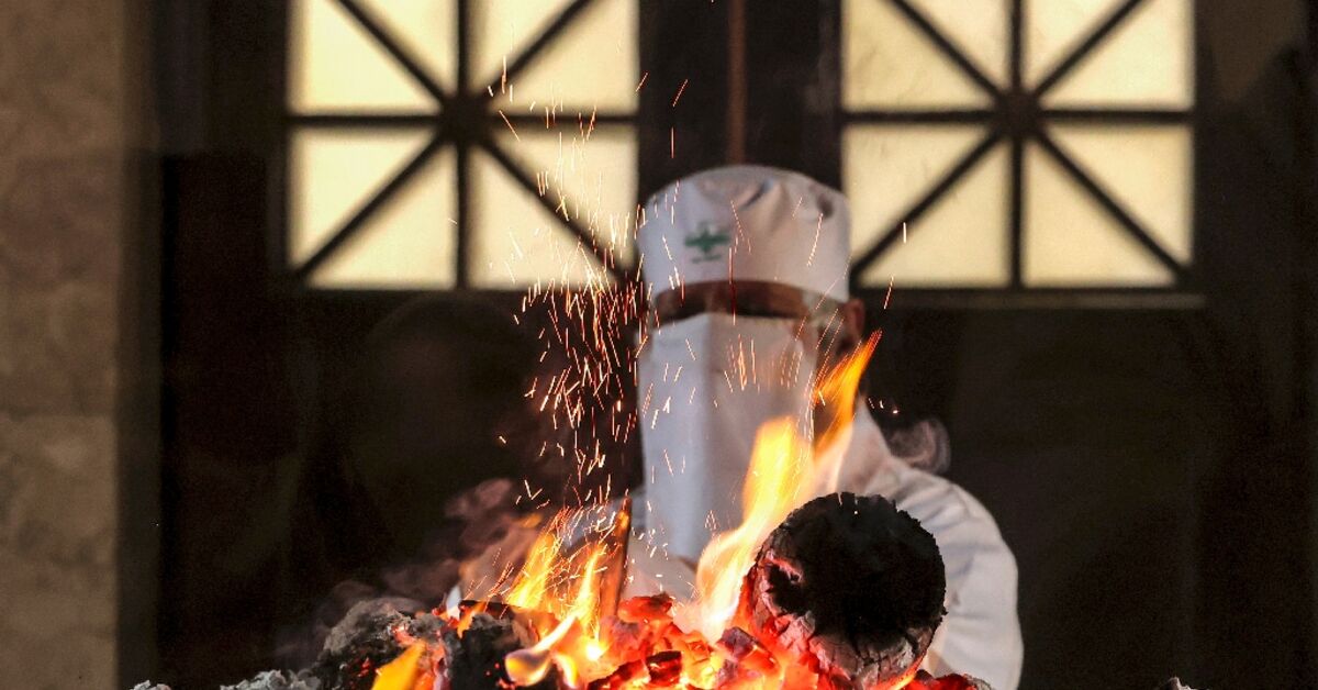 Iran's Zoroastrians keep ancient, sacred flame burning - AL-Monitor ...