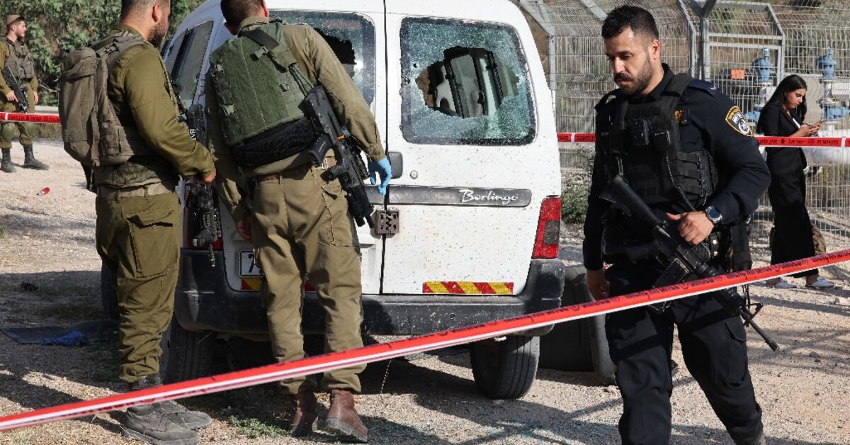 Palestinian gunman kills Israeli soldier in West Bank, shot - AL ...