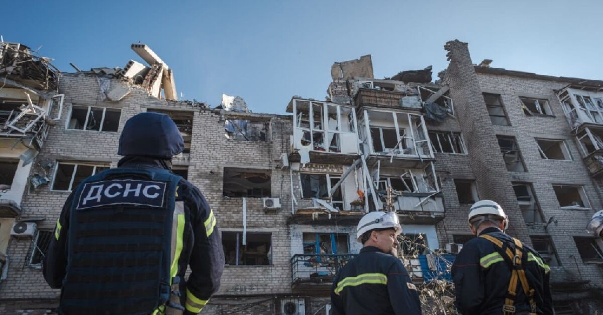 Russia claims strike on Ukraine command post, Kyiv says 7 civilians ...