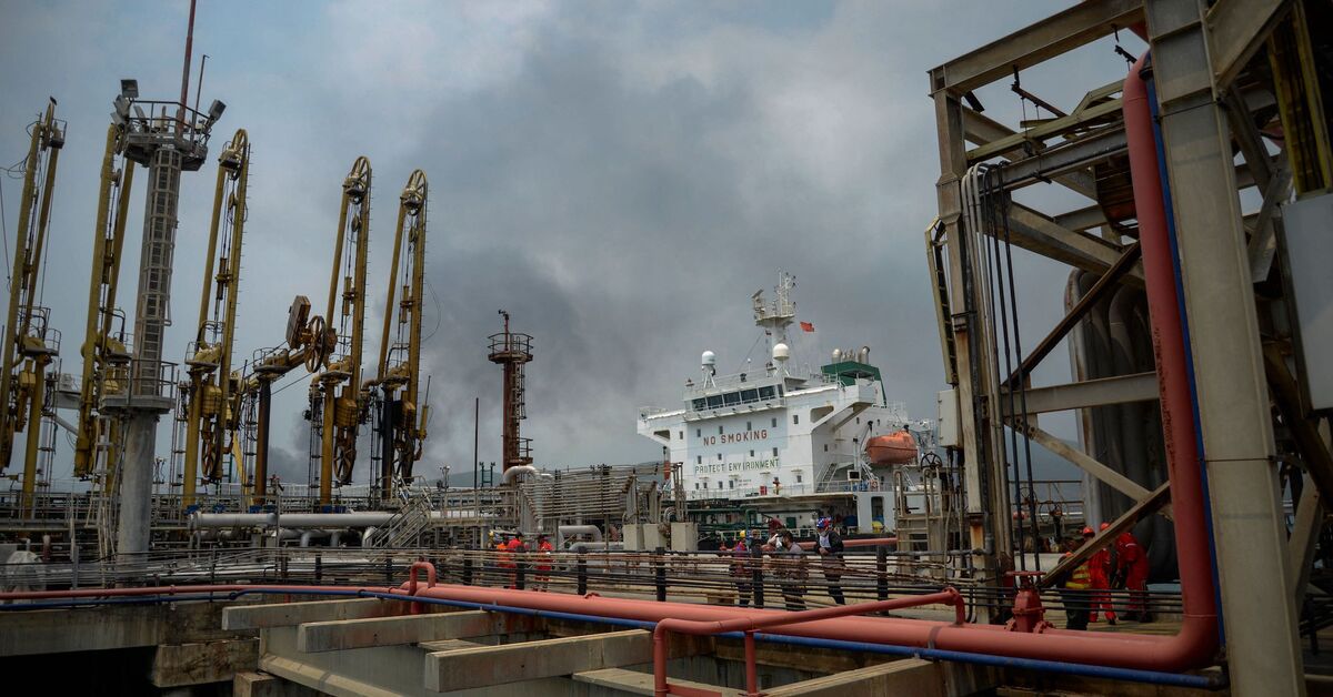 Iran says daily oil output to hit 3.5M barrels in September - AL ...