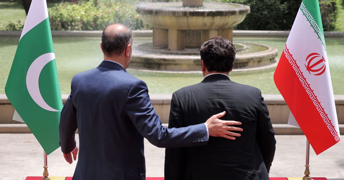 Iran inks deal with Pakistan as pipeline project drags - AL-Monitor ...